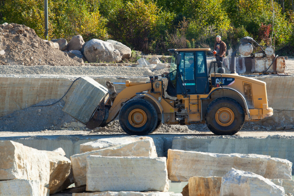 Saaremaa Dolomiidi Karjäärid - limestone